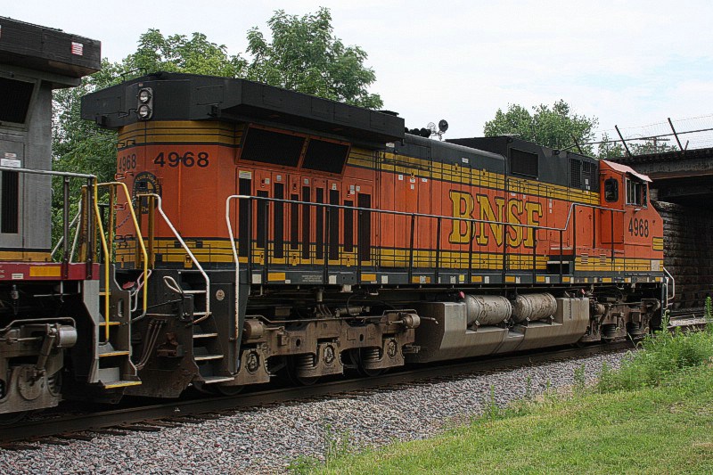 BNSF 4968
